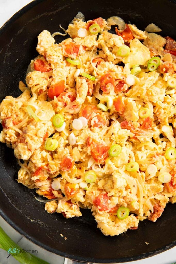 Scrambled Eggs with Onions and Tomatoes | Billi's Kitchen